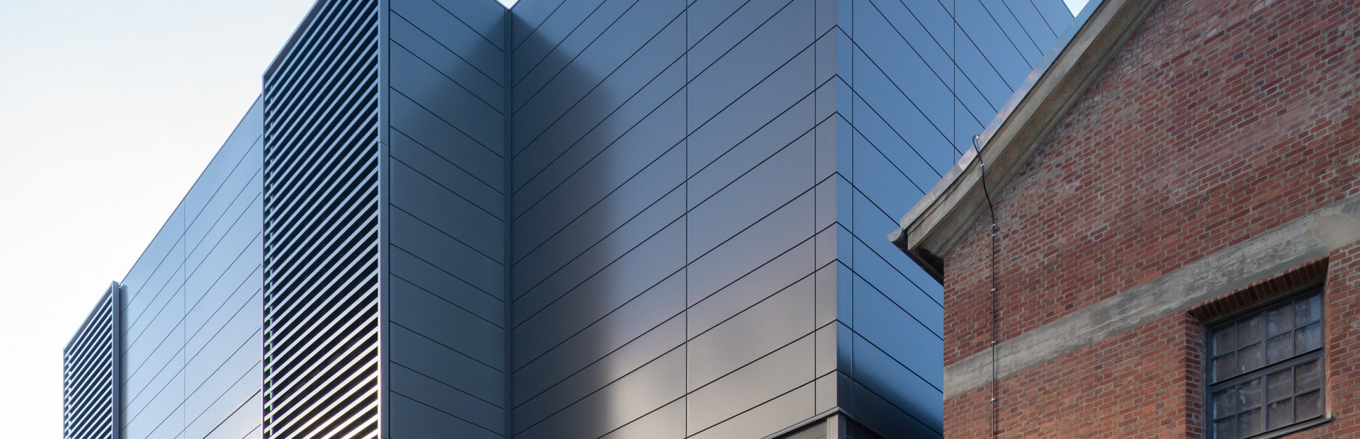 Qbiss One | Prefabricated Metal Wall System | Trimo