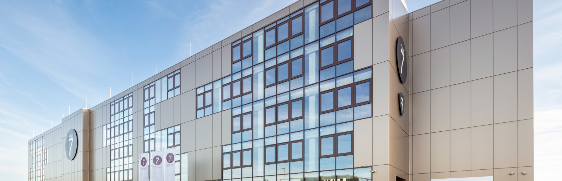 Qbiss One | Prefabricated Metal Wall System | Trimo